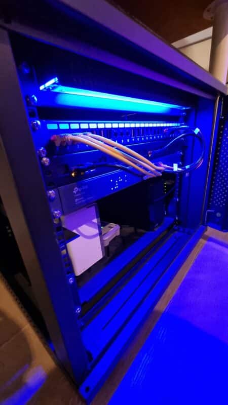 Raspberry Pi 19 inch server rack - ophangen van Pi's in mijn serverkast